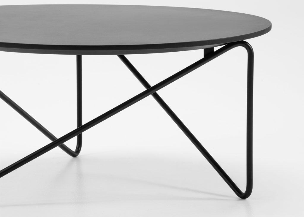Polygon Table – Bonaldo Montréal