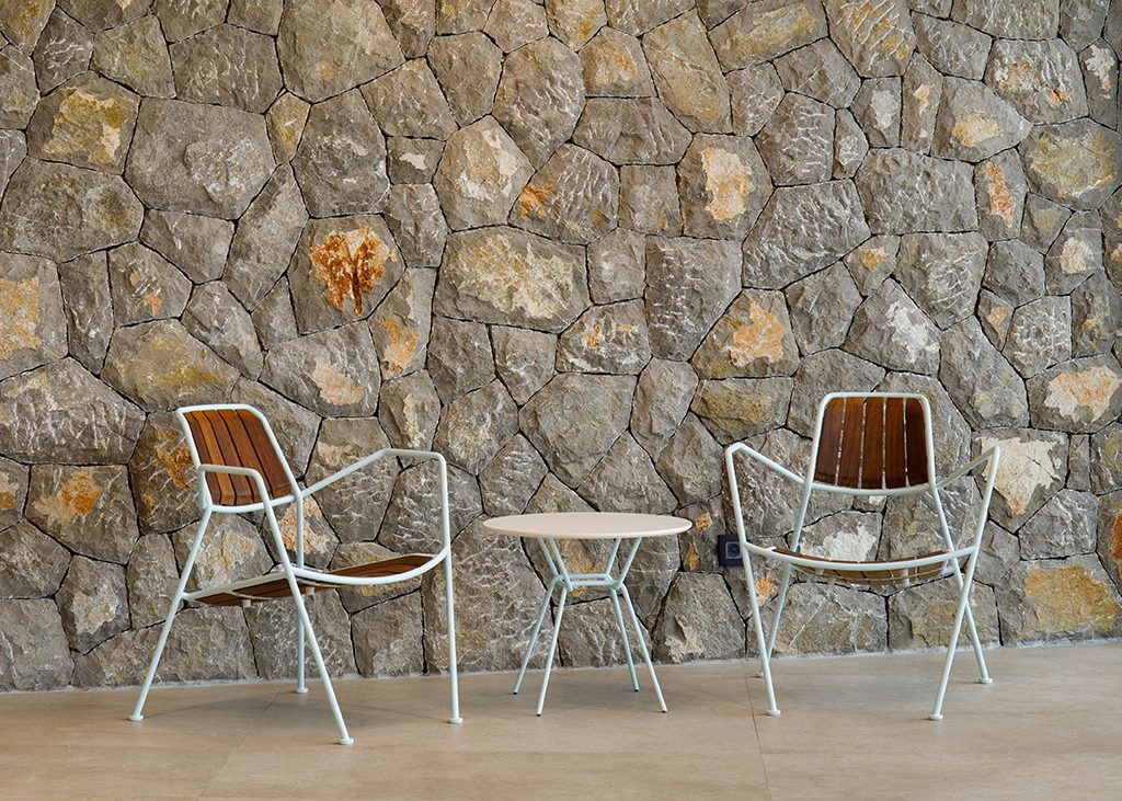 Strain Table – Outdoor – Bonaldo Montréal