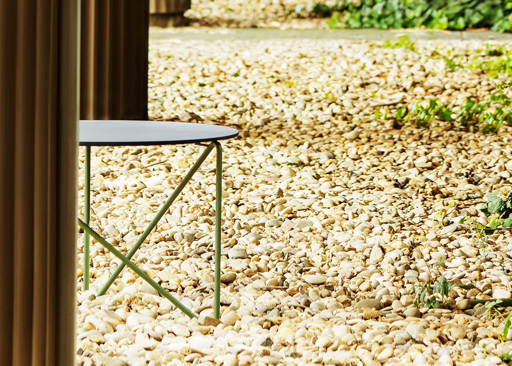 Polygon Table – Outdoor – Bonaldo Montréal