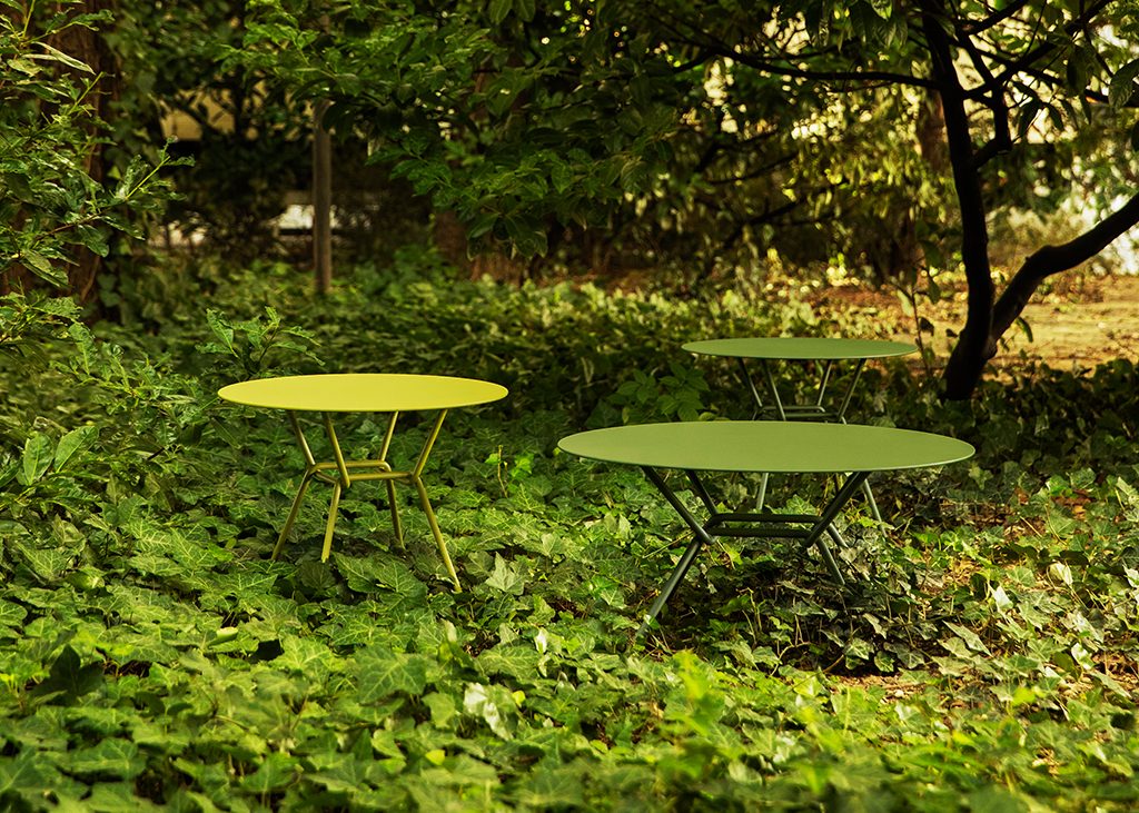 Strain Table – Outdoor – Bonaldo Montréal